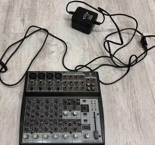 Микшерный пульт behringer Xenyx 1202