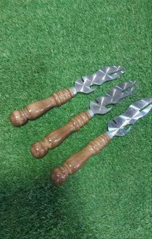 Нож-вилка для снятия шашлыка с шампуров