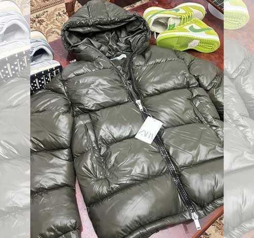 Пуховик Zara x Moncler green