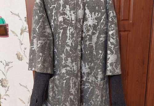 Шерстяное женское пальто большого размера
