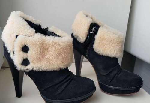 Ботильоны UGG на каблуке шпильке замшевые черные