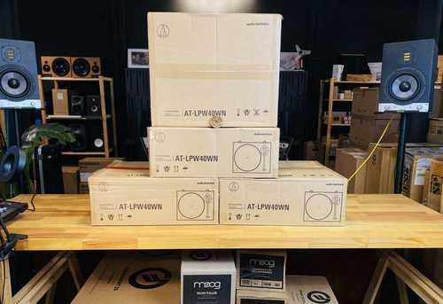 Audio-Technica AT-LPW40WN в Наличии