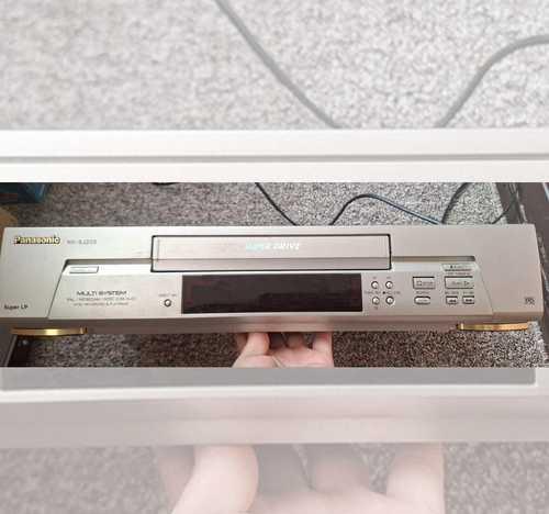 Видеомагнитофоны Panasonic NV-SJ205EU, NV-MV20GCS