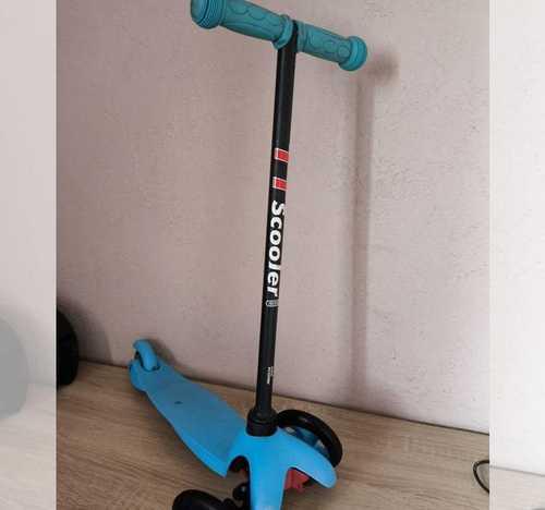 Продам Детский самокат ScooTer