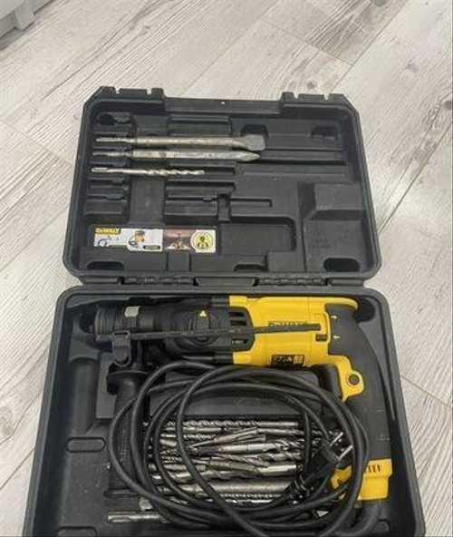 Перфоратор Dewalt D25133K