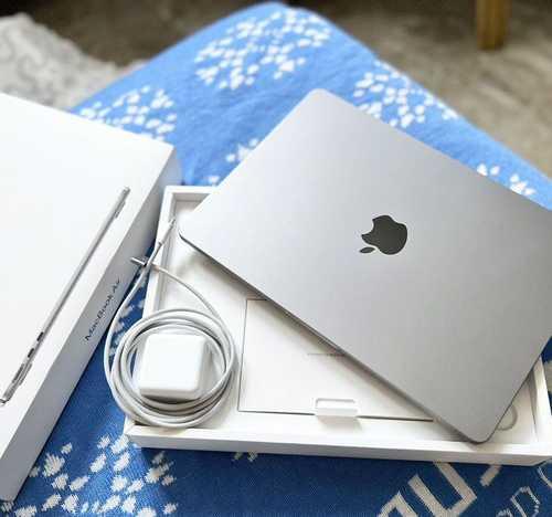 Macbook Air M3 16/512 2024 Гарантия Мвидео