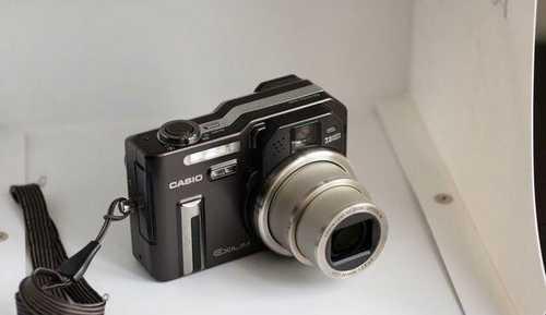 Компактная фотокамера Casio EX-P700