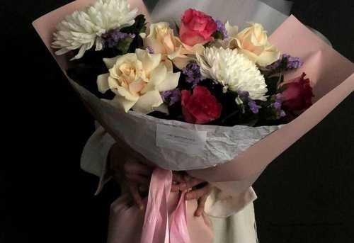 Букет цветов нежный (хризантемы,розы,французские)