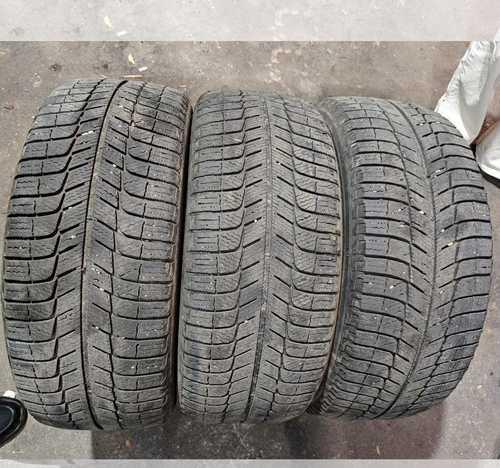 Michelin Latitude X-Ice 215/50 R17