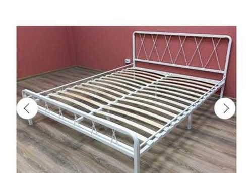 Кровать двухспальная с матрасом 160 200 Hoff