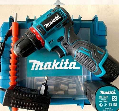 Шуруповёрт с битами бесщеточный 18V Makita