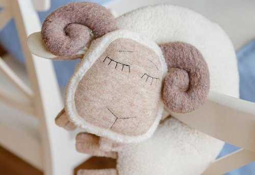 Подушка рогалик из овечьей шерсти
