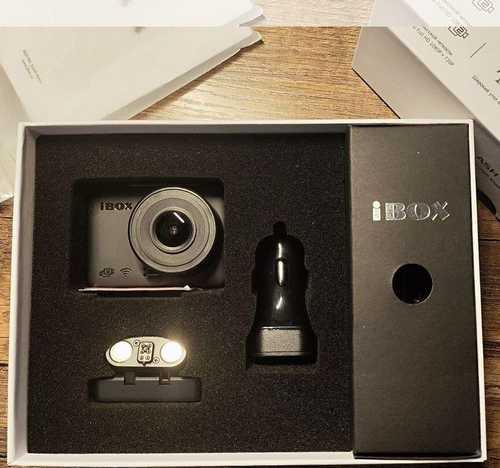 Видеорегистратор ibox Flash WiFi Dual