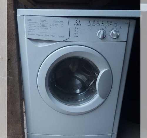 Стиральная машина Indesit Wisl 82