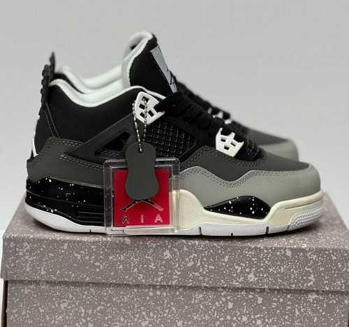 Кроссовки Nike Air Jordan 4