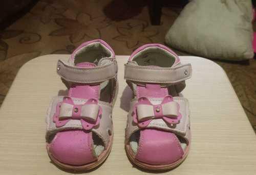 Летние розовые сандали для девочки