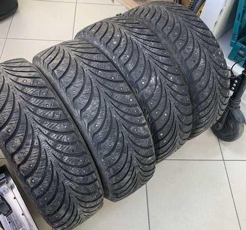 Sava Eskimo Stud 185/65 R15 82