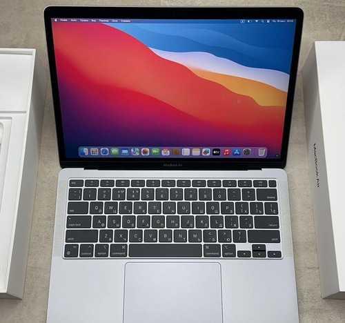 MacBook AIR 13 2020 M1 256GB (16 циклов, Новый)