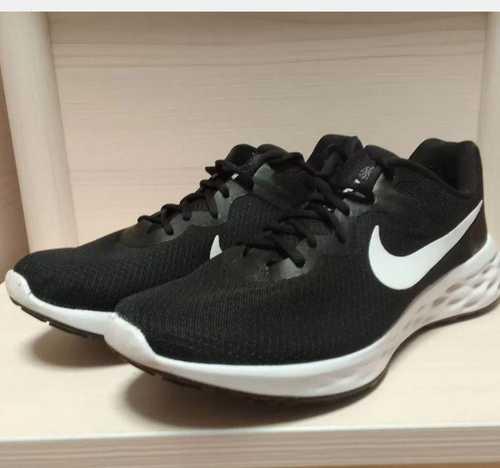 Кроссовки(новые) Nike Revolution 6NN 28,5см 44,5ра