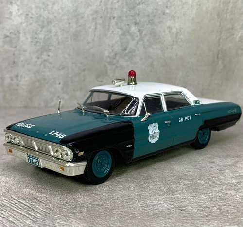 Редкая коллекционная модель Ford Galaxie 1:43