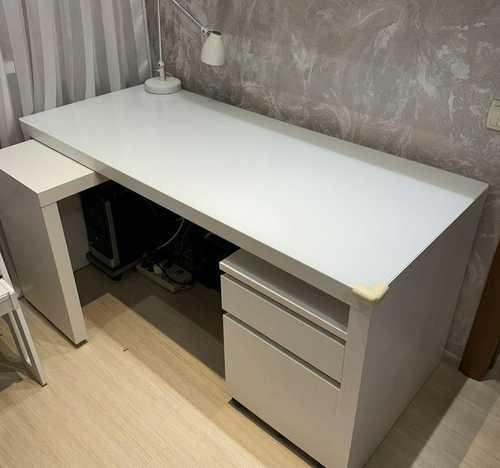 IKEA malm стол и тумба