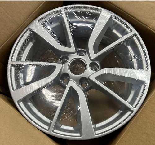 Литые диски R17 5x112 Vag