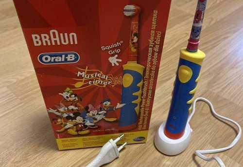 Зубная щетка Oral-B Mickey kids