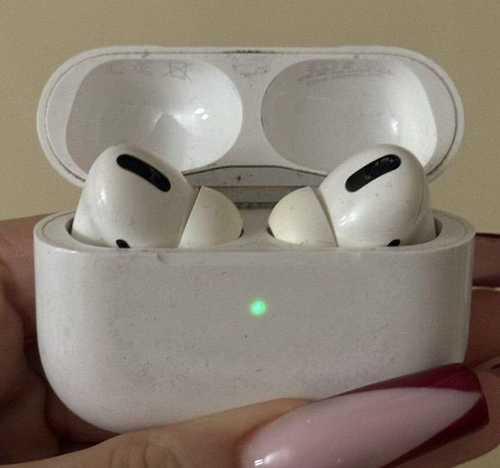 Беспроводные наушники apple airpods