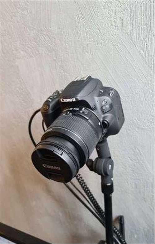 Фотоаппарат зеркальный Canon 200d
