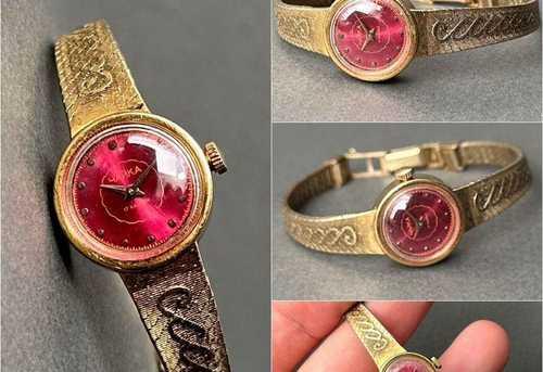 Чайка женские часы СССР с браслетом 17 камней