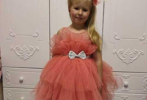Детское нарядное платье новое 104-110, цвет коралл
