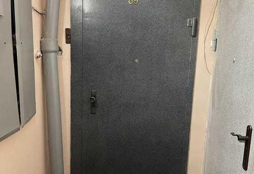 Дверь входная металлическая с коробкой