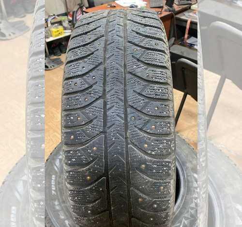 Bridgestone Ice Cruiser 7000 215/60 R17 100