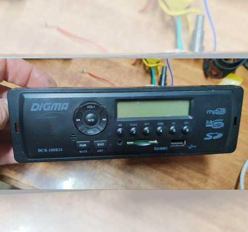Магнитола Digma DCR-100B24 на 24 вольта