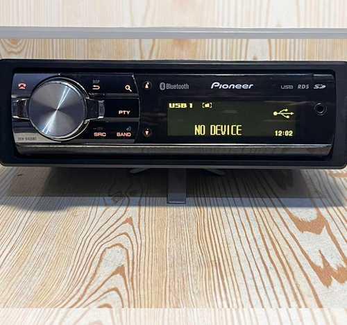 Магнитола Pioneer DEH-8400BT