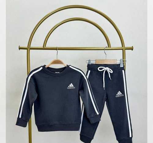 Спортивный костюм adidas р. 98-122