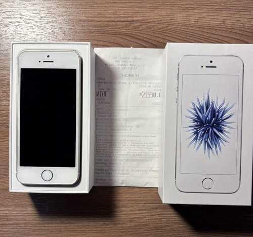 iPhone SE, 32 ГБ