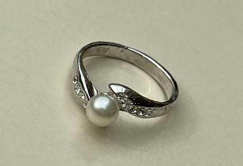 Винтажное кольцо с жемчугом и кристаллами