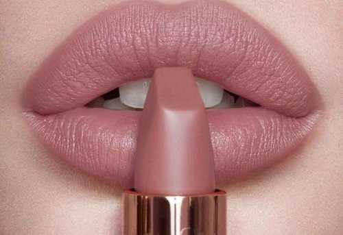 Charlotte Tilbury Matte Revolution Pillow talk