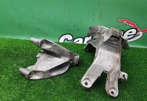 Кронштейн подушки двигателя Audi A4 B8 cdhb 2008