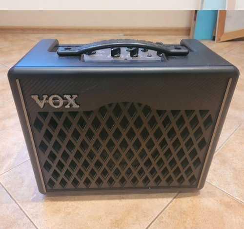 Комбоусилитель Vox vx2