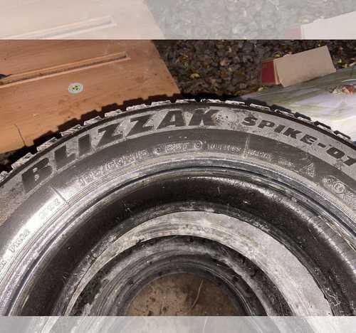 Bridgestone Blizzak Spike-01 195/60 R15