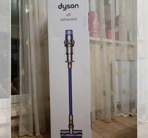 Вертикальный пылесос Dyson V11 Advanced