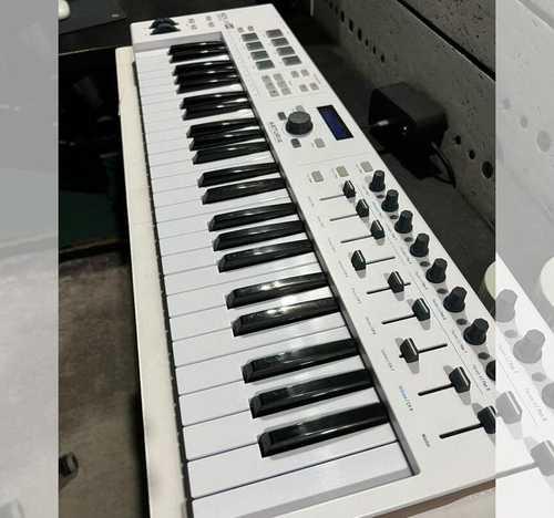 Midi клавиатура Arturia KeyLab Essential 49 mk3