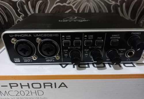 Внешняя звуковая карта behringer U-Phoria UMC202HD