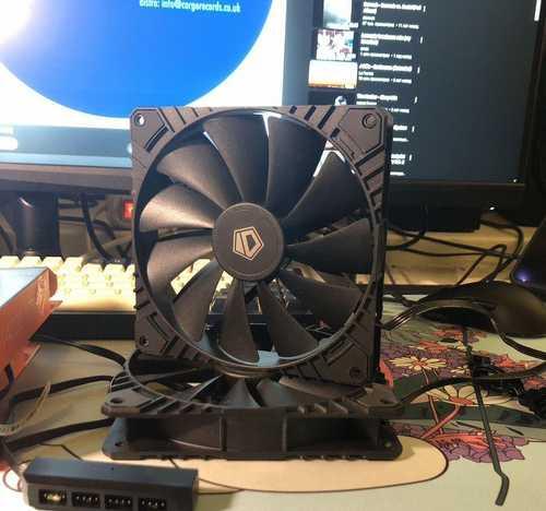 Два вентилятора ID-cooling WF-14025-XT