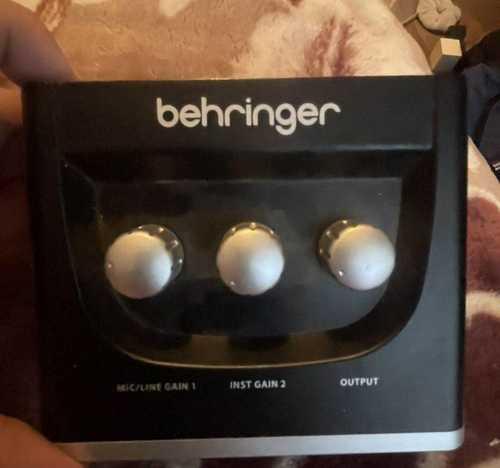 Behringer um 2 звуковая карта