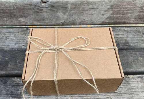 Малая подарочная коробка с наполнителем 22х16х8 см