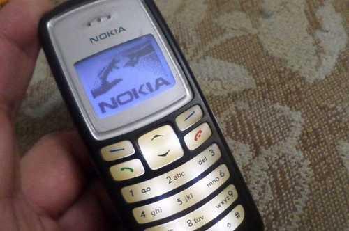 Nokia 2100 рабочая без крышки и акб
