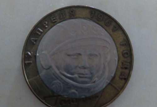 Продам монету 2001г спмд Гагарин 1961год